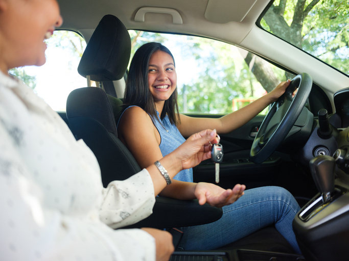 Pay less for car insurance for teens & new drivers | Liberty Mutual